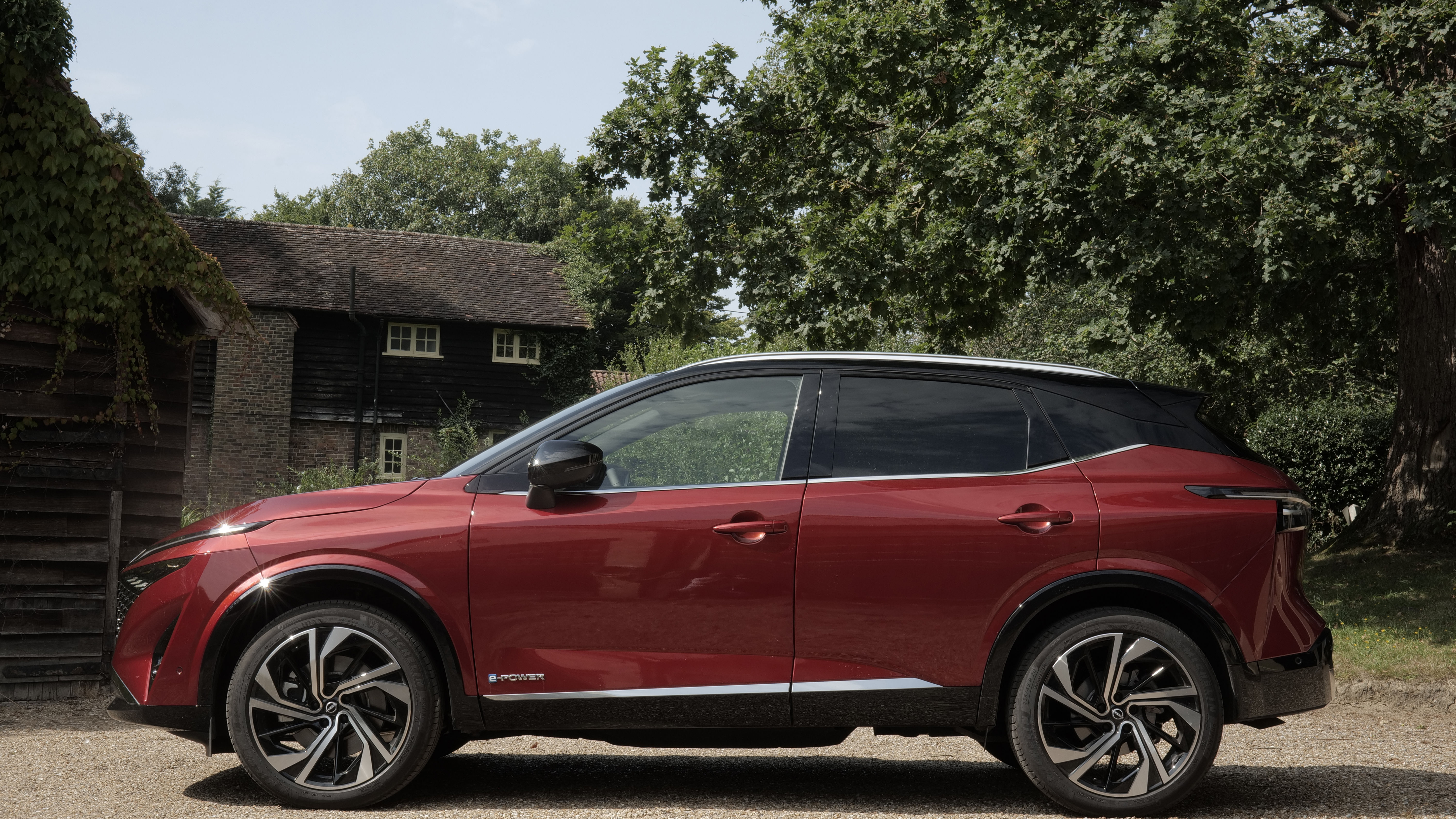 Lease the Nissan Qashqai Hatchback 1.5 E-Power N-Connecta [Glass Roof] 5dr Auto [24]